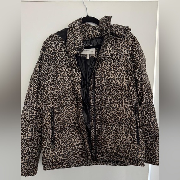 BCBGMaxAzria | Jackets & Coats | Bcbgmaxazria Leopard Print Puffer ...